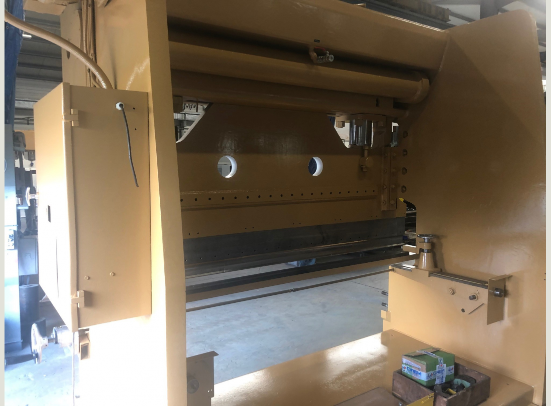 Presse Plieuse COLLY 3000 x 140T (3261) - Presses Plieuses - GMO